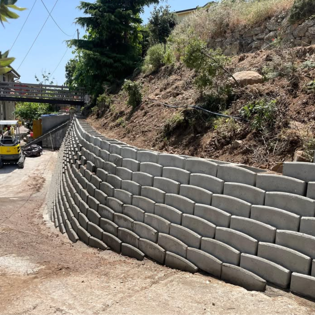 Blocchi per muri a secco e contenimento terra | MCP SRL